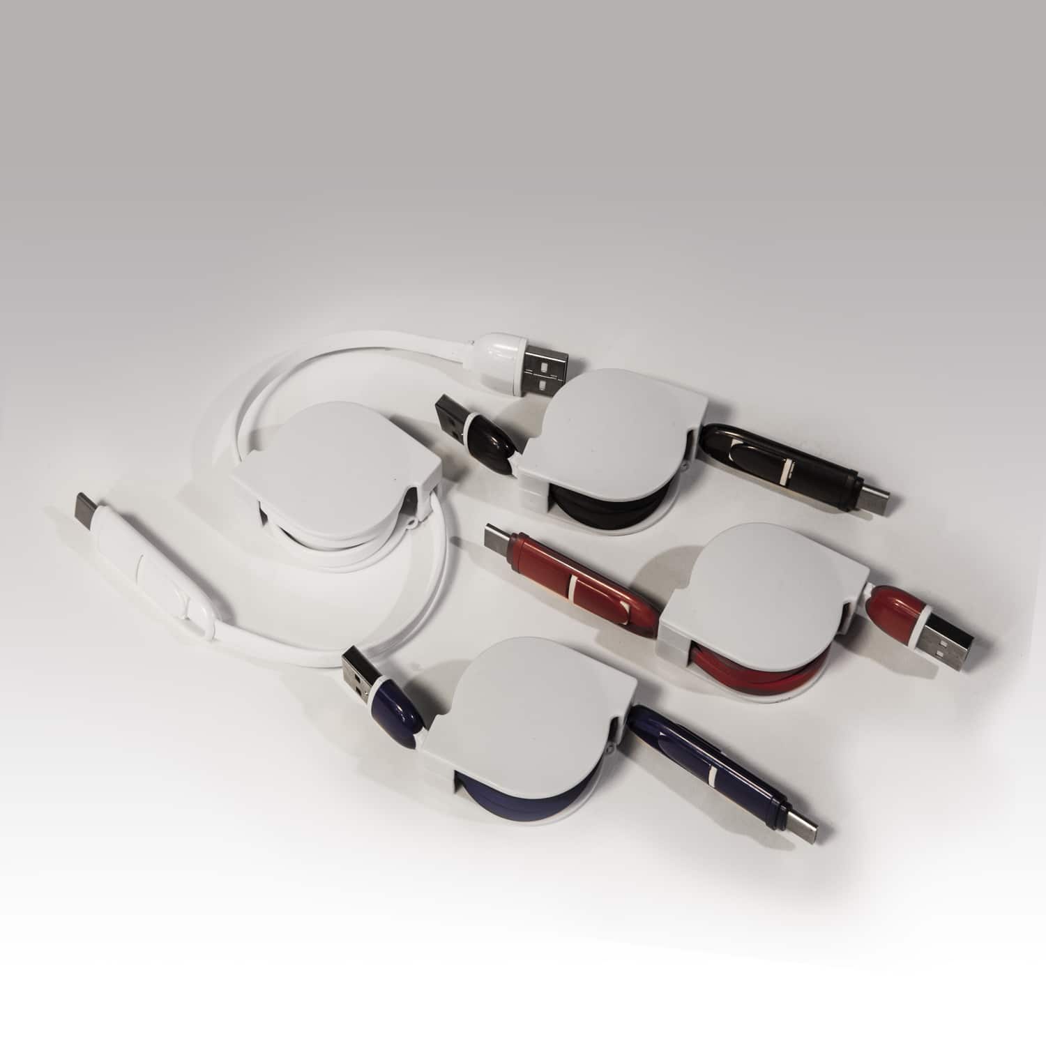 כבל USB גלגלת ממותג - אביזרי סלולר לרכב, כבלי סנכרון וטעינה - שקף אקשן